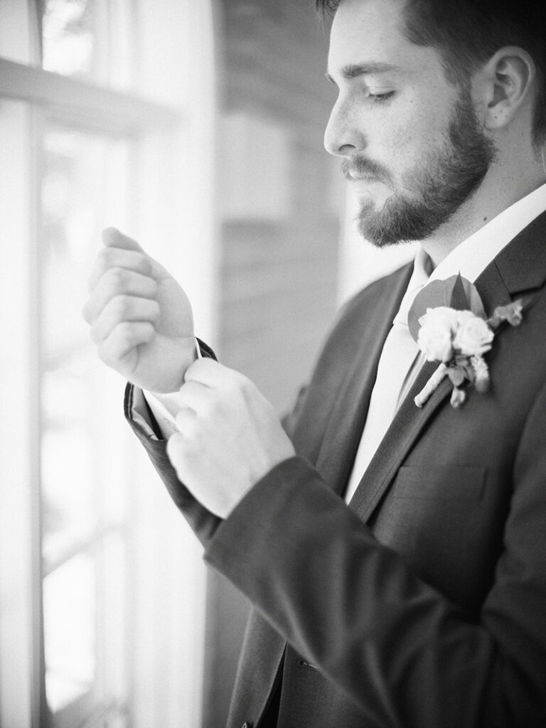 Cozy Western Wedding at Stillwater Meadow: Helen + Hawk - Nathan & Zoey ...