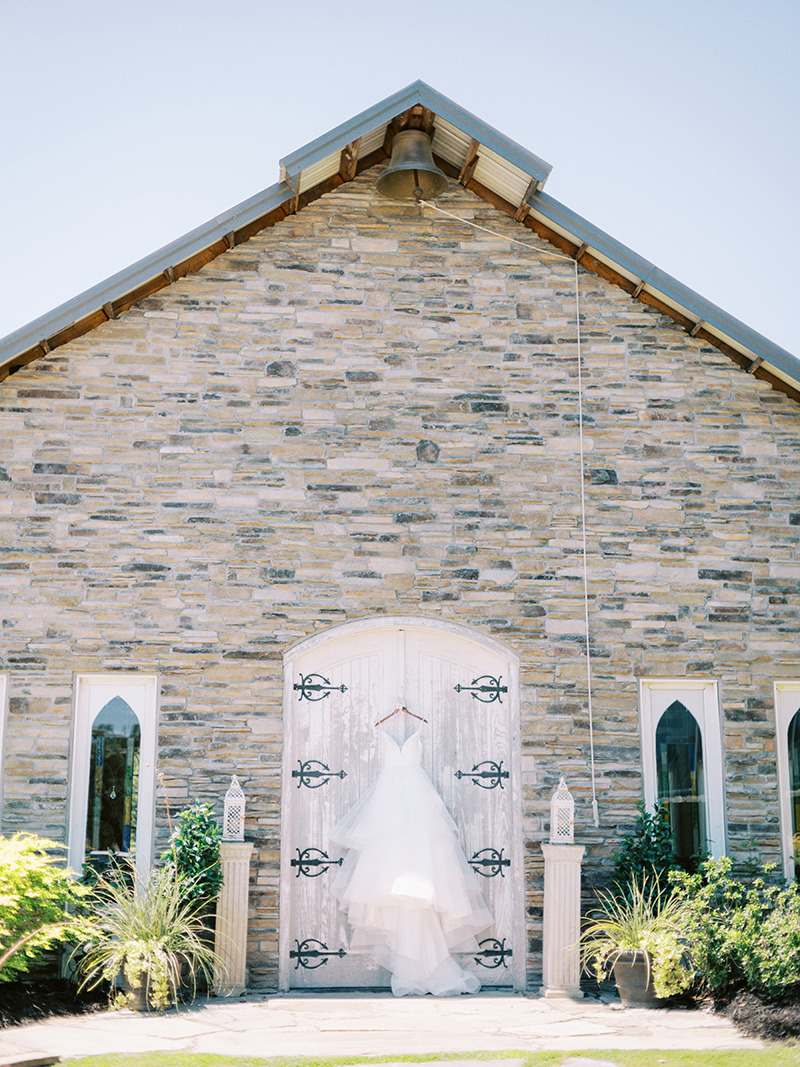 Cozy Western Wedding at Stillwater Meadow: Helen + Hawk - Nathan & Zoey ...