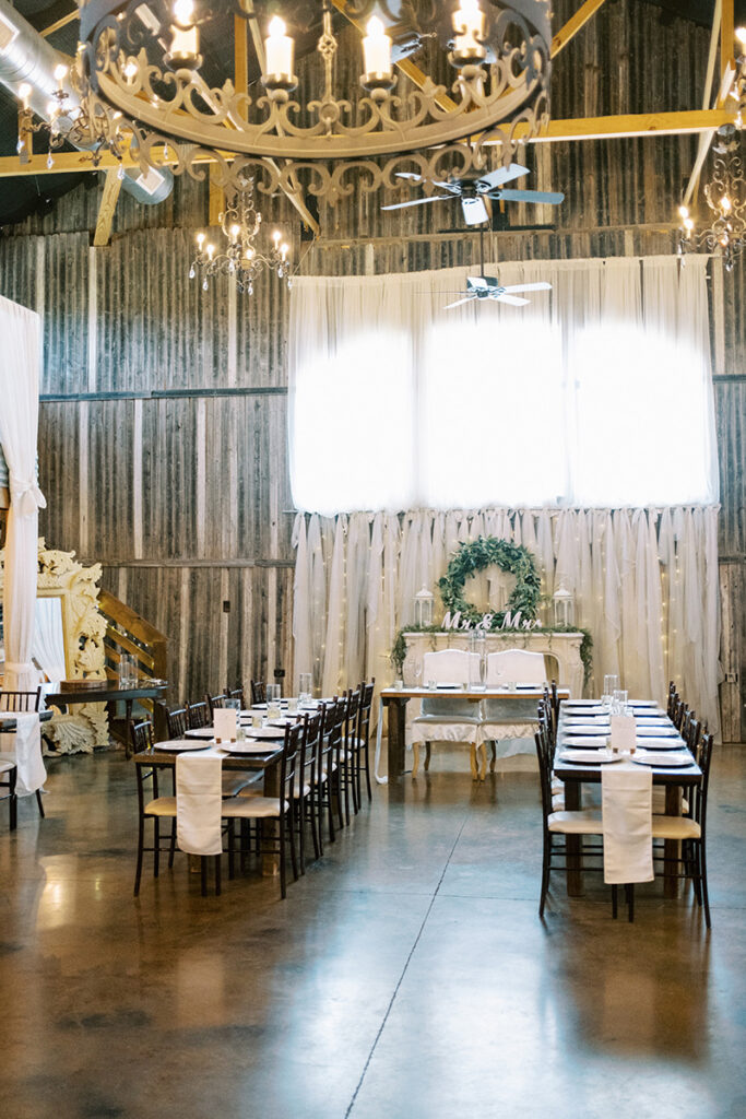 Cozy Western Wedding at Stillwater Meadow: Helen + Hawk - Nathan & Zoey ...