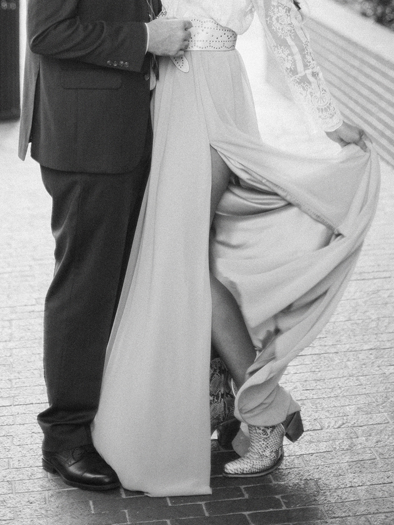 Beautiful Courthouse Elopement at Sundance Square, Fort Worth